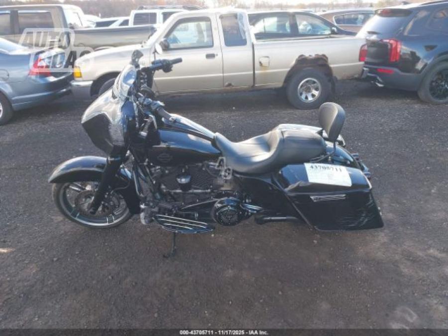 Melns Harley-Davidson Street Glide FLHX 2019 Klaipėda, ar dzinēja tilpumu 1.75 L un nobraukumu 6 tūkst. km par 4550 €, foto 13 vietnē AUTOMOTO.COM.LV