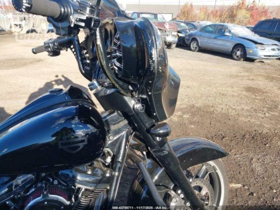 Melns Harley-Davidson Street Glide FLHX 2019 Klaipėda, ar dzinēja tilpumu 1.75 L un nobraukumu 6 tūkst. km par 4550 €, foto 18 vietnē AUTOMOTO.COM.LV