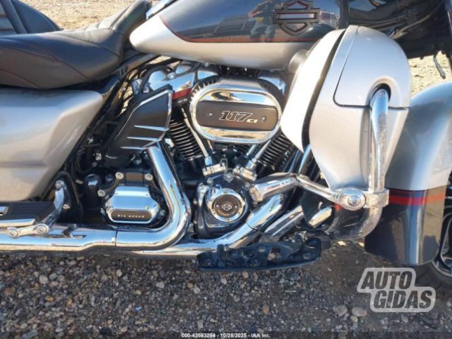 Melns Harley-Davidson Street Glide FLHX 2019 Klaipėda, ar dzinēja tilpumu 1.92 L un nobraukumu 14 tūkst. km par 10200 €, foto 8 vietnē AUTOMOTO.COM.LV