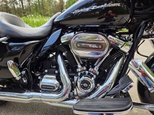 Black Harley-Davidson Street Glide FLHX 2020 in Utena, with an engine capacity of 1.80 L and mileage of 21 thousand km for 18000 €, photo 15 on AUTOMOTO.COM.LV