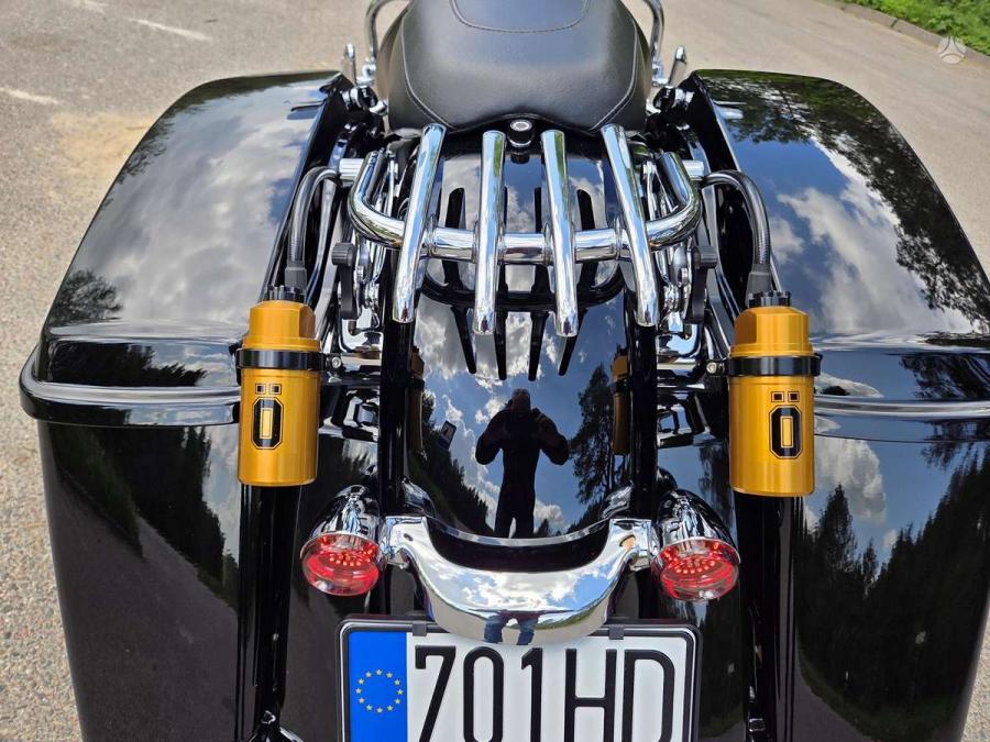 Black Harley-Davidson Street Glide FLHX 2020 in Utena, with an engine capacity of 1.80 L and mileage of 21 thousand km for 18000 €, photo 17 on AUTOMOTO.COM.LV