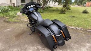 Black Harley-Davidson Street Glide FLHX 2022 in Siauliai, with an engine capacity of 1.90 L and mileage of 4 thousand km for 16900 €, photo 5 on AUTOMOTO.COM.LV