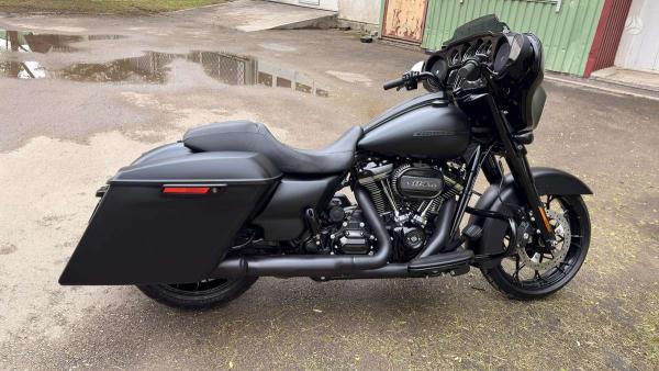 Черный Харли-Девидсон Street Glide FLHX 2022 в Шяуляй, объемом двигателя 1.90 л и пробегом 4 тыс. км за 16900 €, фото 8 на AUTOMOTO.COM.LV