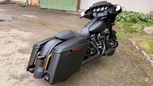 Черный Харли-Девидсон Street Glide FLHX 2022 в Шяуляй, объемом двигателя 1.90 л и пробегом 4 тыс. км за 16900 €, фото 9 на AUTOMOTO.COM.LV