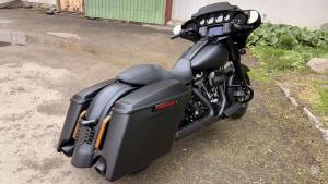 Black Harley-Davidson Street Glide FLHX 2022 in Siauliai, with an engine capacity of 1.90 L and mileage of 4 thousand km for 16900 €, photo 10 on AUTOMOTO.COM.LV