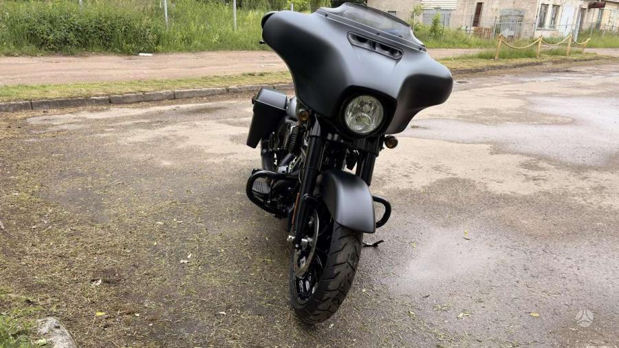 Black Harley-Davidson Street Glide FLHX 2022 in Siauliai, with an engine capacity of 1.90 L and mileage of 4 thousand km for 16900 €, photo 12 on AUTOMOTO.COM.LV