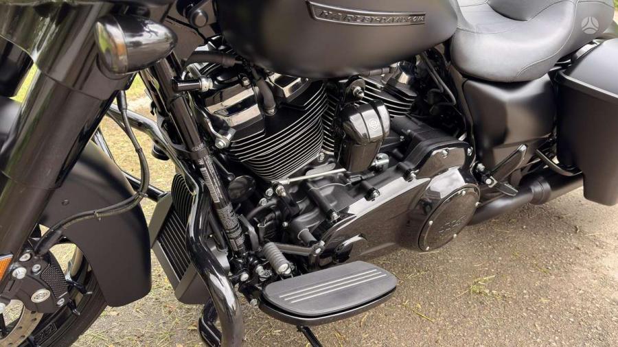 Black Harley-Davidson Street Glide FLHX 2022 in Siauliai, with an engine capacity of 1.90 L and mileage of 4 thousand km for 16900 €, photo 16 on AUTOMOTO.COM.LV