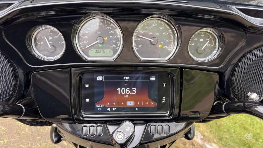 Black Harley-Davidson Street Glide FLHX 2022 in Siauliai, with an engine capacity of 1.90 L and mileage of 4 thousand km for 16900 €, photo 19 on AUTOMOTO.COM.LV