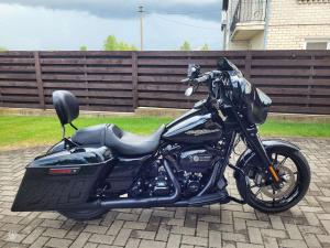 Черный Харли-Девидсон Street Glide FLHX 2022 в Тельшяй, объемом двигателя 1.75 л и пробегом 9 тыс. км за 16500 €, фото  на AUTOMOTO.COM.LV