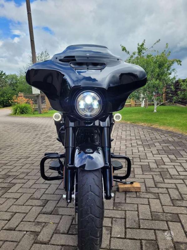 Черный Харли-Девидсон Street Glide FLHX 2022 в Тельшяй, объемом двигателя 1.75 л и пробегом 9 тыс. км за 16500 €, фото 3 на AUTOMOTO.COM.LV