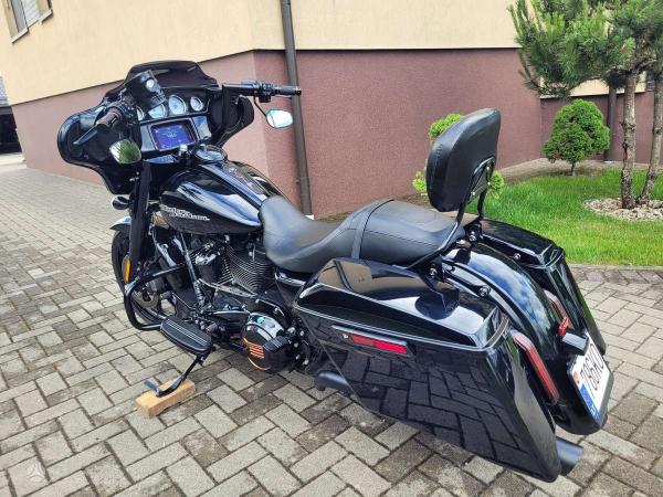 Черный Харли-Девидсон Street Glide FLHX 2022 в Тельшяй, объемом двигателя 1.75 л и пробегом 9 тыс. км за 16500 €, фото 6 на AUTOMOTO.COM.LV