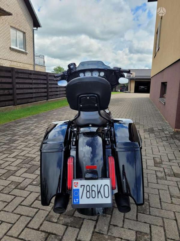 Черный Харли-Девидсон Street Glide FLHX 2022 в Тельшяй, объемом двигателя 1.75 л и пробегом 9 тыс. км за 16500 €, фото 7 на AUTOMOTO.COM.LV