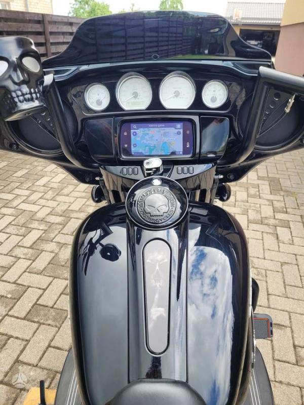 Черный Харли-Девидсон Street Glide FLHX 2022 в Тельшяй, объемом двигателя 1.75 л и пробегом 9 тыс. км за 16500 €, фото 9 на AUTOMOTO.COM.LV