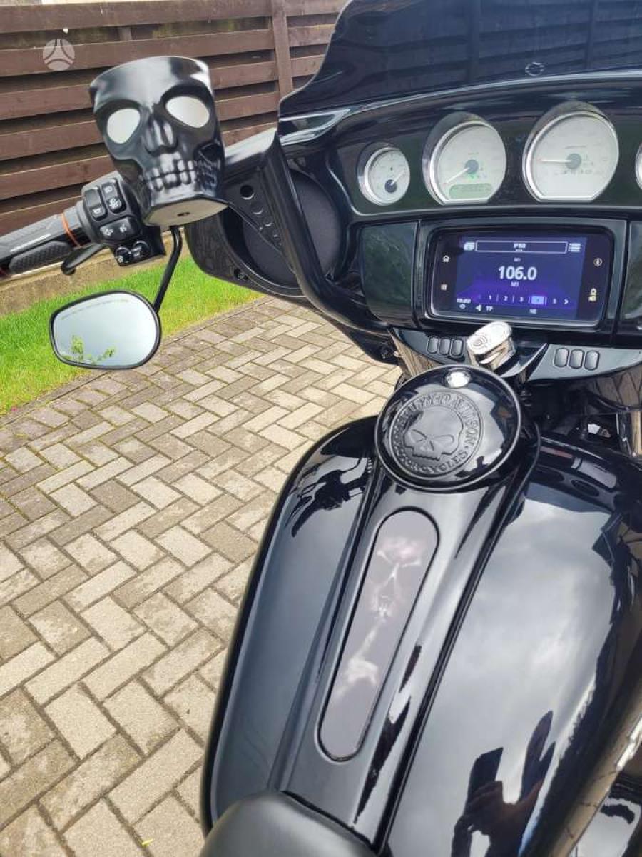 Черный Харли-Девидсон Street Glide FLHX 2022 в Тельшяй, объемом двигателя 1.75 л и пробегом 9 тыс. км за 16500 €, фото 17 на AUTOMOTO.COM.LV