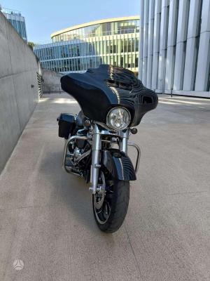 Black Harley-Davidson Street Glide FLHX 2023 in Vilnius, with an engine capacity of 1.75 L and mileage of 8 thousand km for 18500 €, photo 4 on AUTOMOTO.COM.LV