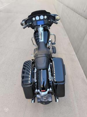 Black Harley-Davidson Street Glide FLHX 2023 in Vilnius, with an engine capacity of 1.75 L and mileage of 8 thousand km for 18500 €, photo 6 on AUTOMOTO.COM.LV