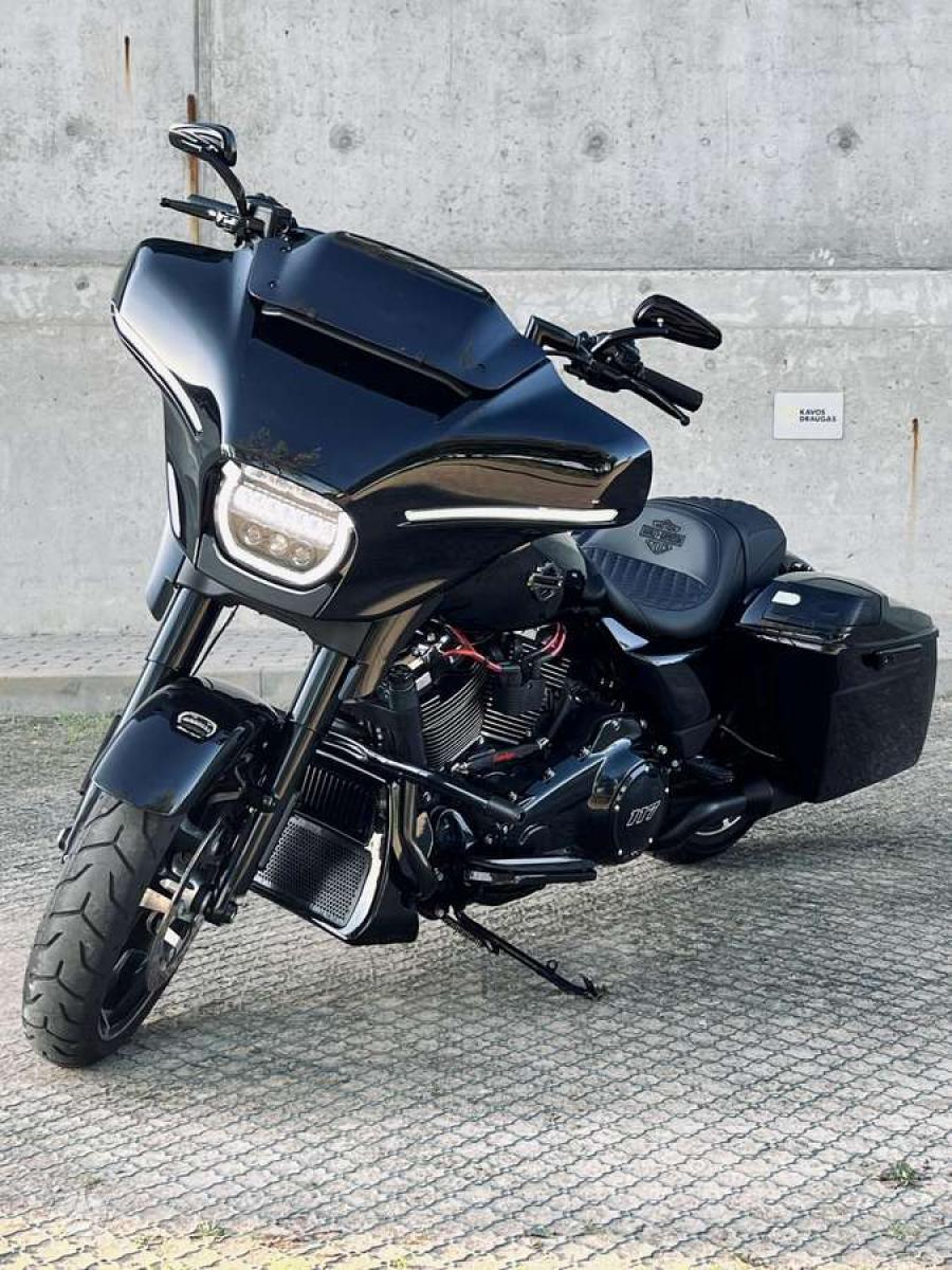 Melns Harley-Davidson Street Glide FLHX 2024 Kauņa, ar dzinēja tilpumu 0.00 L un nobraukumu 8 tūkst. km par 24500 €, foto 1 vietnē AUTOMOTO.COM.LV