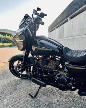 Melns Harley-Davidson Street Glide FLHX 2024 Kauņa, ar dzinēja tilpumu 0.00 L un nobraukumu 8 tūkst. km par 24500 €, foto 3 vietnē AUTOMOTO.COM.LV