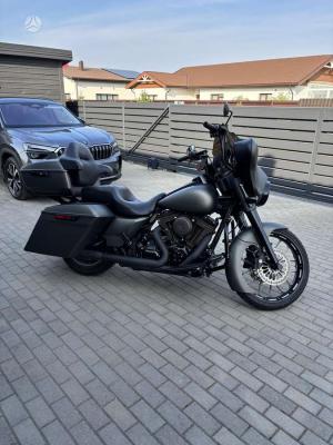 Зеленый Харли-Девидсон Street Glide FLHX 2012 в Кретинга, объемом двигателя 1.70 л и пробегом 92 тыс. км за 11000 €, фото  на AUTOMOTO.COM.LV