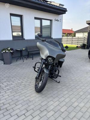 Зеленый Харли-Девидсон Street Glide FLHX 2012 в Кретинга, объемом двигателя 1.70 л и пробегом 92 тыс. км за 11000 €, фото 5 на AUTOMOTO.COM.LV