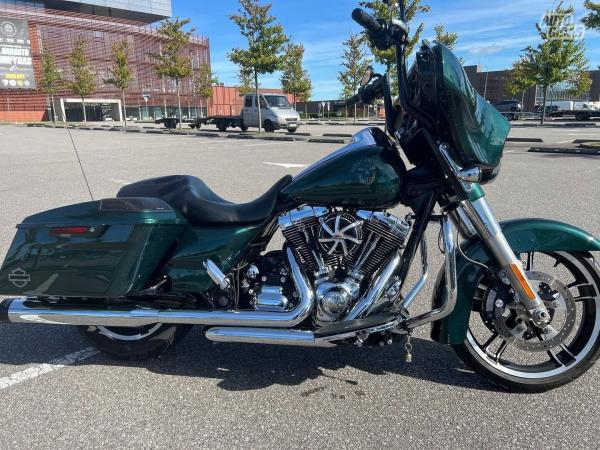Zaļš Harley-Davidson Street Glide FLHX 2014 Klaipėda, ar dzinēja tilpumu 1.69 L un nobraukumu 25 tūkst. km par 12400 €, foto 1 vietnē AUTOMOTO.COM.LV