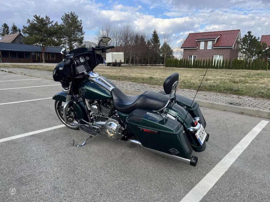 Green Harley-Davidson Street Glide FLHX 2014 in Klaipeda, with an engine capacity of 1.69 L and mileage of 26 thousand km for 11450 €, photo 1 on AUTOMOTO.COM.LV