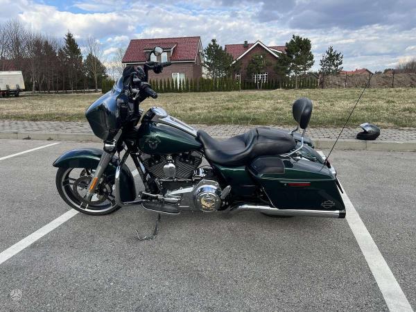 Зеленый Харли-Девидсон Street Glide FLHX 2014 в Клайпеда, объемом двигателя 1.69 л и пробегом 26 тыс. км за 11450 €, фото 2 на AUTOMOTO.COM.LV