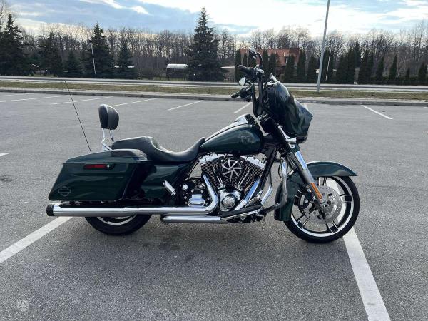 Зеленый Харли-Девидсон Street Glide FLHX 2014 в Клайпеда, объемом двигателя 1.69 л и пробегом 26 тыс. км за 11450 €, фото 3 на AUTOMOTO.COM.LV
