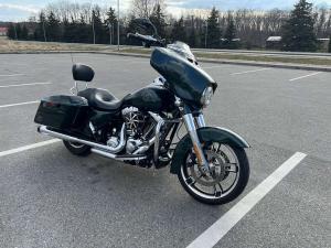 Green Harley-Davidson Street Glide FLHX 2014 in Klaipeda, with an engine capacity of 1.69 L and mileage of 26 thousand km for 11450 €, photo 5 on AUTOMOTO.COM.LV