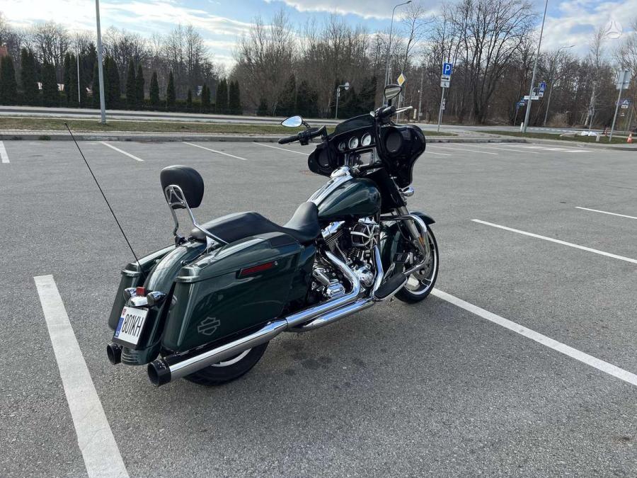 Green Harley-Davidson Street Glide FLHX 2014 in Klaipeda, with an engine capacity of 1.69 L and mileage of 26 thousand km for 11450 €, photo 6 on AUTOMOTO.COM.LV