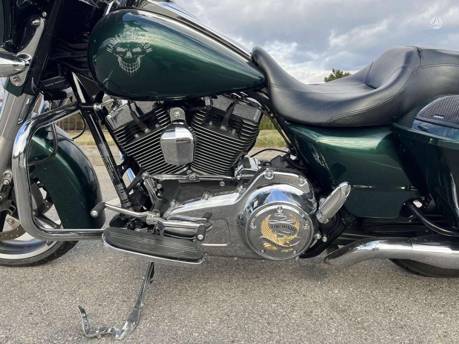Green Harley-Davidson Street Glide FLHX 2014 in Klaipeda, with an engine capacity of 1.69 L and mileage of 26 thousand km for 11450 €, photo 10 on AUTOMOTO.COM.LV