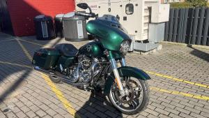 Zaļš Harley-Davidson Street Glide FLHX 2014 Klaipėda, ar dzinēja tilpumu 1.69 L un nobraukumu 27 tūkst. km par 12000 €, foto 1 vietnē AUTOMOTO.COM.LV