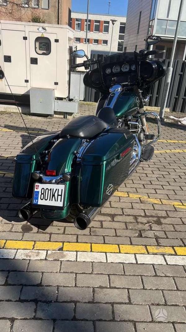 Harley-Davidson Street Glide FLHX 2014 Klaipėda vietnē Zaļš Harley-Davidson Street Glide FLHX 2014 Klaipėda, ar dzinēja tilpumu 1.69 L un nobraukumu 27 tūkst. km par 12000 €, foto 6 vietnē AUTOMOTO.COM.LV