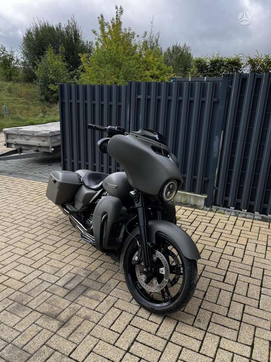 Зеленый Харли-Девидсон Street Glide FLHX 2019 в Тракай, объемом двигателя 1.87 л и пробегом 20 тыс. км за 15000 €, фото 1 на AUTOMOTO.COM.LV