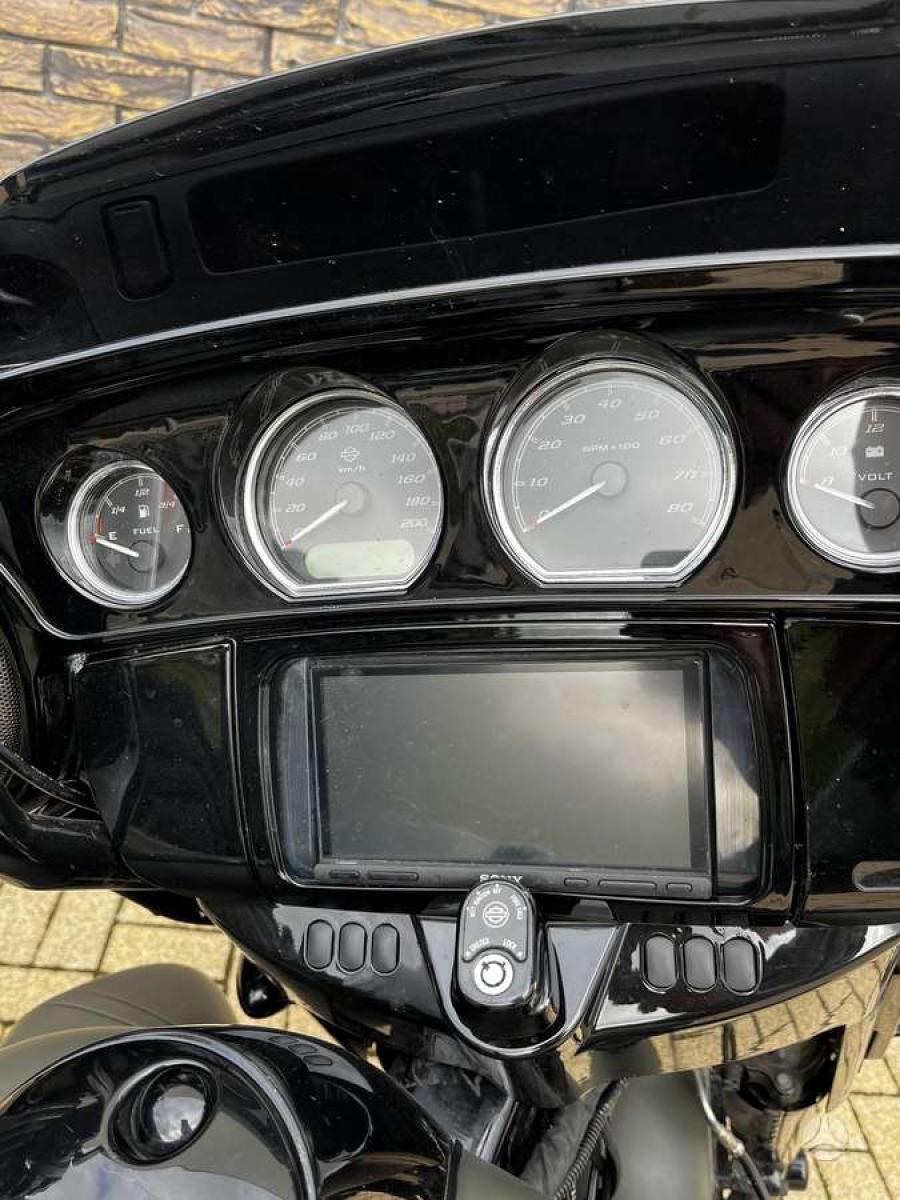 Зеленый Харли-Девидсон Street Glide FLHX 2019 в Тракай, объемом двигателя 1.87 л и пробегом 20 тыс. км за 15000 €, фото 9 на AUTOMOTO.COM.LV
