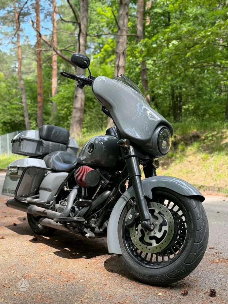 Серый Харли-Девидсон Street Glide FLHX 2009 в Каунас, объемом двигателя 1.70 л и пробегом 34 тыс. км за 10000 €, фото 3 на AUTOMOTO.COM.LV