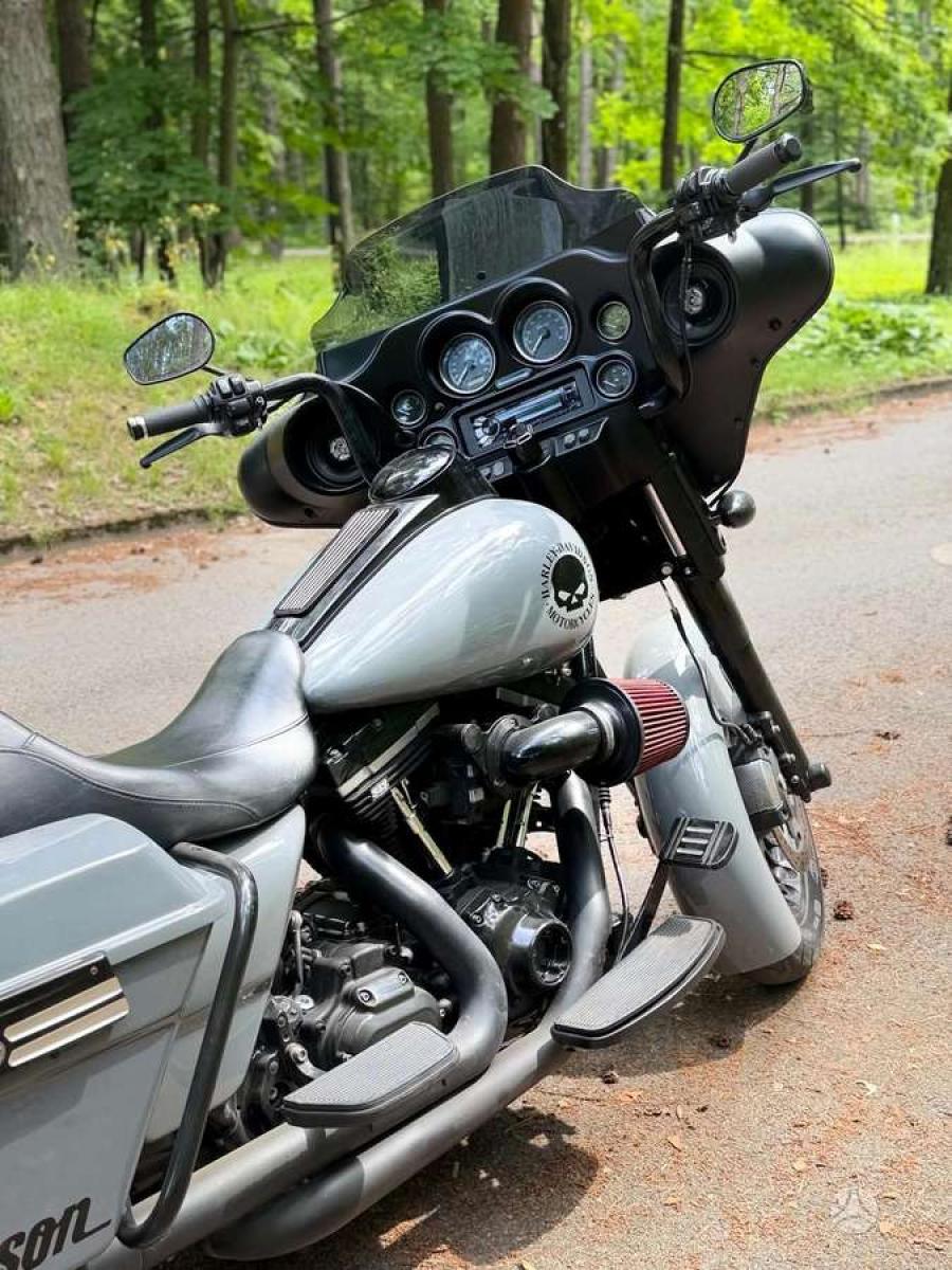 Серый Харли-Девидсон Street Glide FLHX 2009 в Каунас, объемом двигателя 1.70 л и пробегом 34 тыс. км за 10000 €, фото 9 на AUTOMOTO.COM.LV