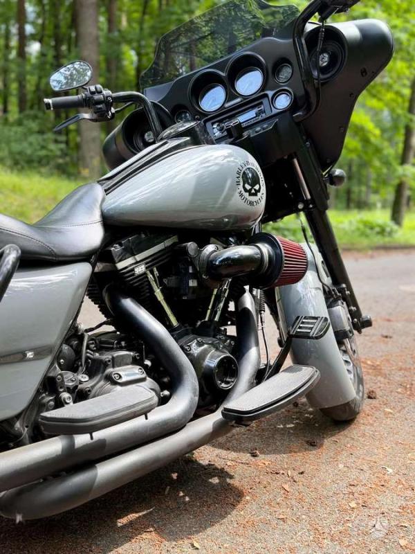 Grey Harley-Davidson Street Glide FLHX 2009 in Kaunas, with an engine capacity of 1.70 L and mileage of 34 thousand km for 10000 €, photo 9 on AUTOMOTO.COM.LV