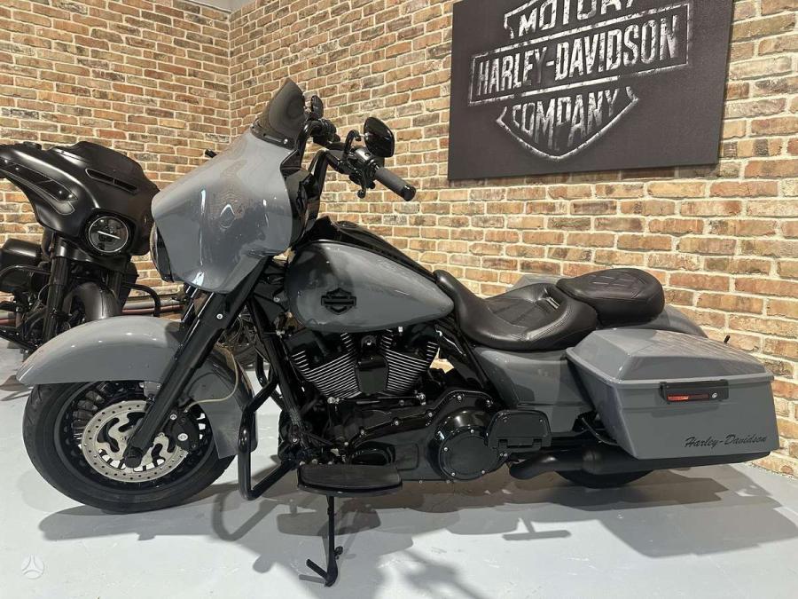 Pelēks Harley-Davidson Street Glide FLHX 2013 Kauņa, ar dzinēja tilpumu 1.69 L un nobraukumu 63 tūkst. km par 13333 €, foto 3 vietnē AUTOMOTO.COM.LV