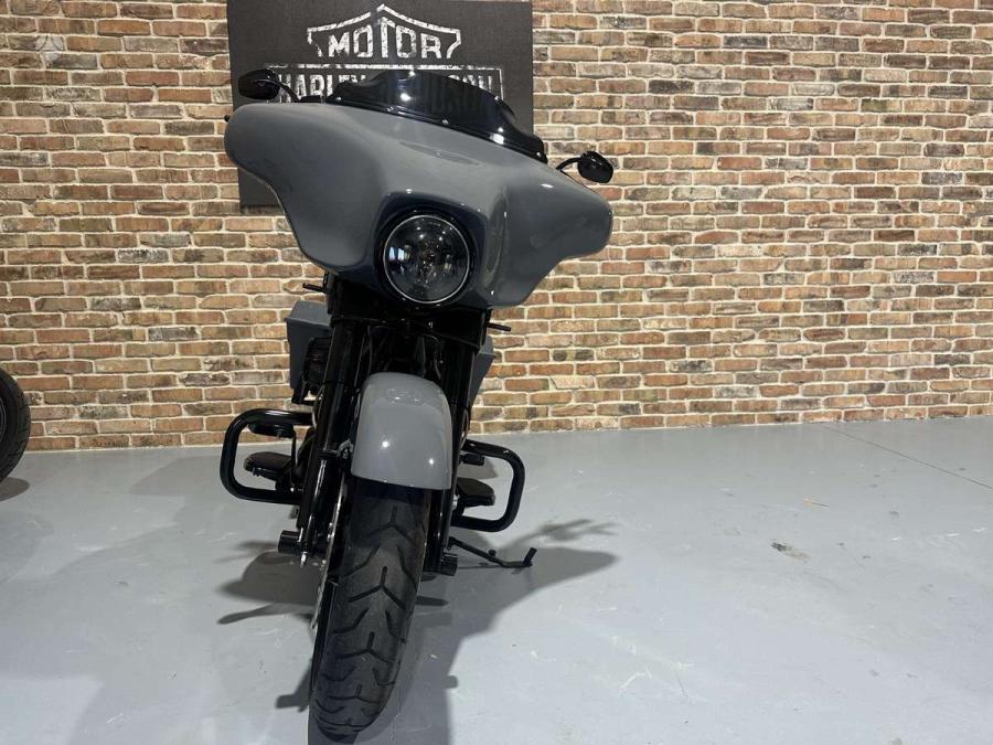 Pelēks Harley-Davidson Street Glide FLHX 2013 Kauņa, ar dzinēja tilpumu 1.69 L un nobraukumu 63 tūkst. km par 13333 €, foto 6 vietnē AUTOMOTO.COM.LV