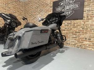 Pelēks Harley-Davidson Street Glide FLHX 2013 Kauņa, ar dzinēja tilpumu 1.69 L un nobraukumu 63 tūkst. km par 13333 €, foto 8 vietnē AUTOMOTO.COM.LV