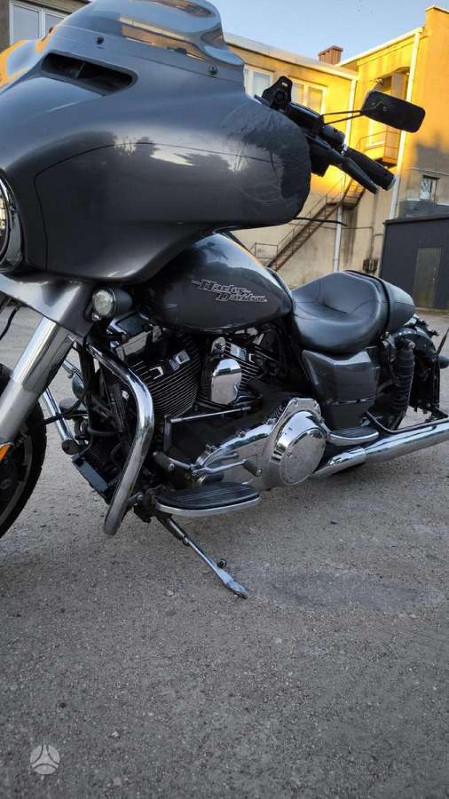 Pelēks Harley-Davidson Street Glide FLHX 2014 Klaipėda, ar dzinēja tilpumu 1.70 L un nobraukumu 71 tūkst. km par 6900 €, foto 6 vietnē AUTOMOTO.COM.LV