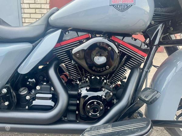 Серый Харли-Девидсон Street Glide FLHX 2016 в Каунас, объемом двигателя 1.70 л и пробегом 13 тыс. км за 14500 €, фото 7 на AUTOMOTO.COM.LV