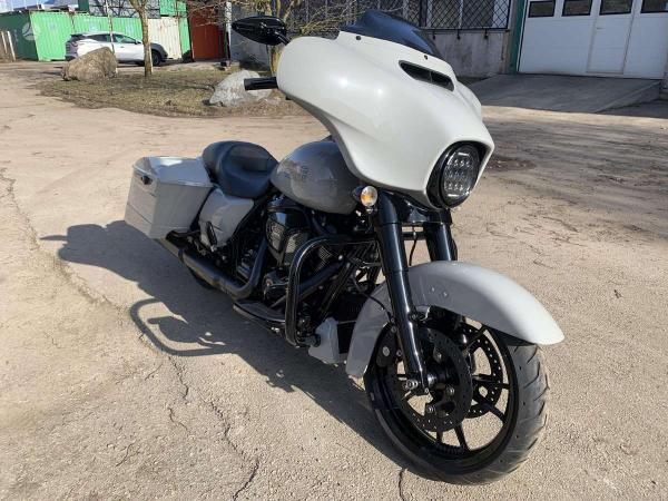 Pelēks Harley-Davidson Street Glide FLHX 2021 Šauļi, ar dzinēja tilpumu 0.00 L un nobraukumu 16 tūkst. km par 16300 €, foto 4 vietnē AUTOMOTO.COM.LV
