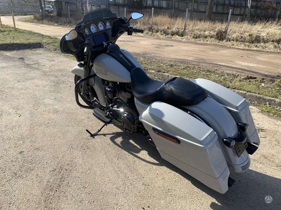 Grey Harley-Davidson Street Glide FLHX 2021 in Siauliai, with an engine capacity of 0.00 L and mileage of 16 thousand km for 16300 €, photo 9 on AUTOMOTO.COM.LV