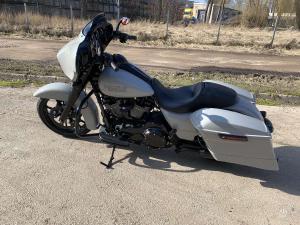 Grey Harley-Davidson Street Glide FLHX 2021 in Siauliai, with an engine capacity of 0.00 L and mileage of 16 thousand km for 16300 €, photo 10 on AUTOMOTO.COM.LV