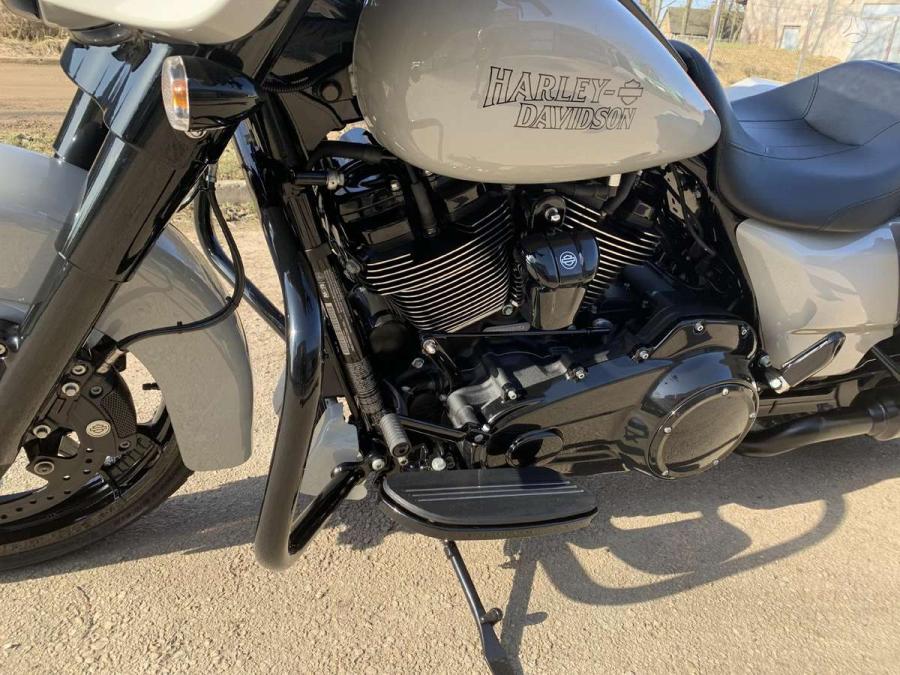 Grey Harley-Davidson Street Glide FLHX 2021 in Siauliai, with an engine capacity of 0.00 L and mileage of 16 thousand km for 16300 €, photo 11 on AUTOMOTO.COM.LV