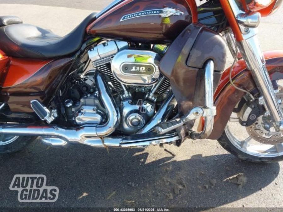 Harley-Davidson Street Glide FLHX 0 Klaipėda, ar dzinēja tilpumu 0.00 L un nobraukumu 0 tūkst. km par 7900 €, foto 8 vietnē AUTOMOTO.COM.LV