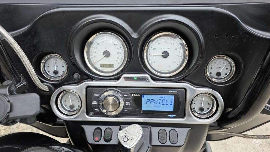 Харли-Девидсон Street Glide FLHX 2012 в Вильнюс, объемом двигателя 1.69 л и пробегом 71 тыс. км за 8500 €, фото 6 на AUTOMOTO.COM.LV