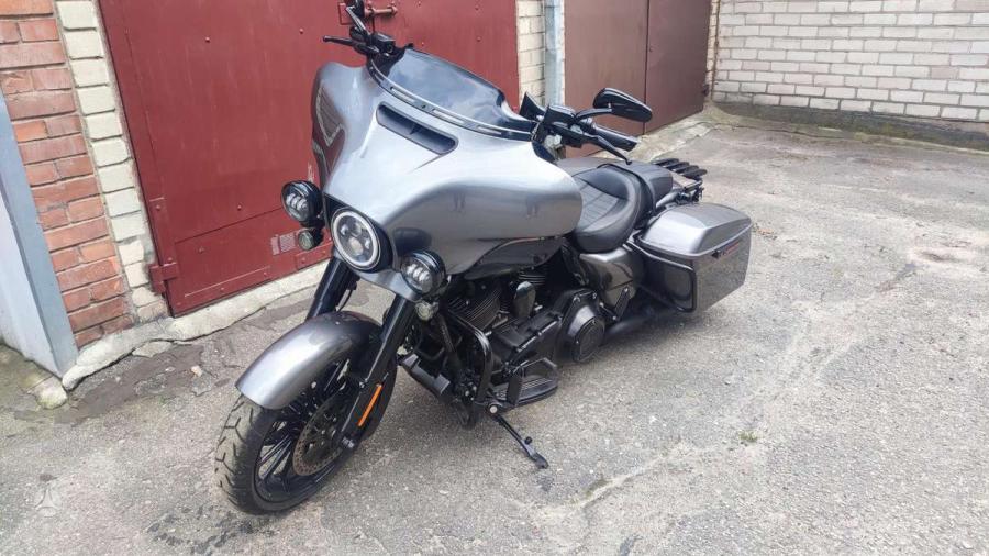 Harley-Davidson Street Glide FLHX 2014 Kauņa, ar dzinēja tilpumu 1.70 L un nobraukumu 32 tūkst. km par 12300 €, foto 1 vietnē AUTOMOTO.COM.LV